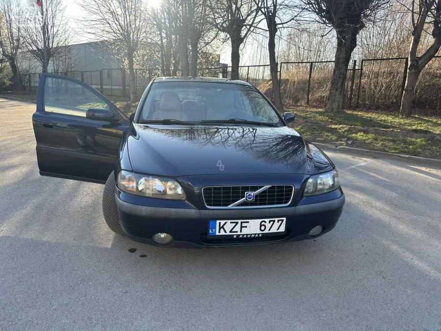 Blue Volvo S60 2003 in Kaunas, with an engine capacity of 2.40 L and mileage of 372 thousand km for 1800 €, photo 7 on AUTOMOTO.COM.LV