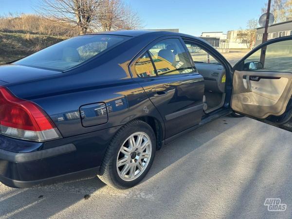 Blue Volvo S60 2003 in Kaunas, with an engine capacity of 2.40 L and mileage of 372 thousand km for 1800 €, photo 8 on AUTOMOTO.COM.LV