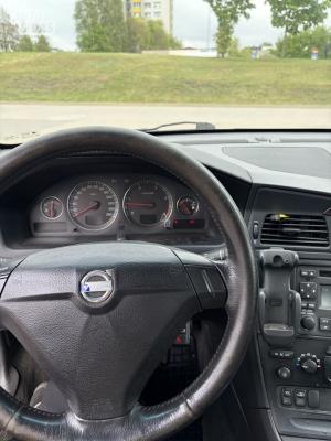 Blue Volvo S60 2003 in Jonava, with an engine capacity of 2.40 L and mileage of 400 thousand km for 450 €, photo 14 on AUTOMOTO.COM.LV