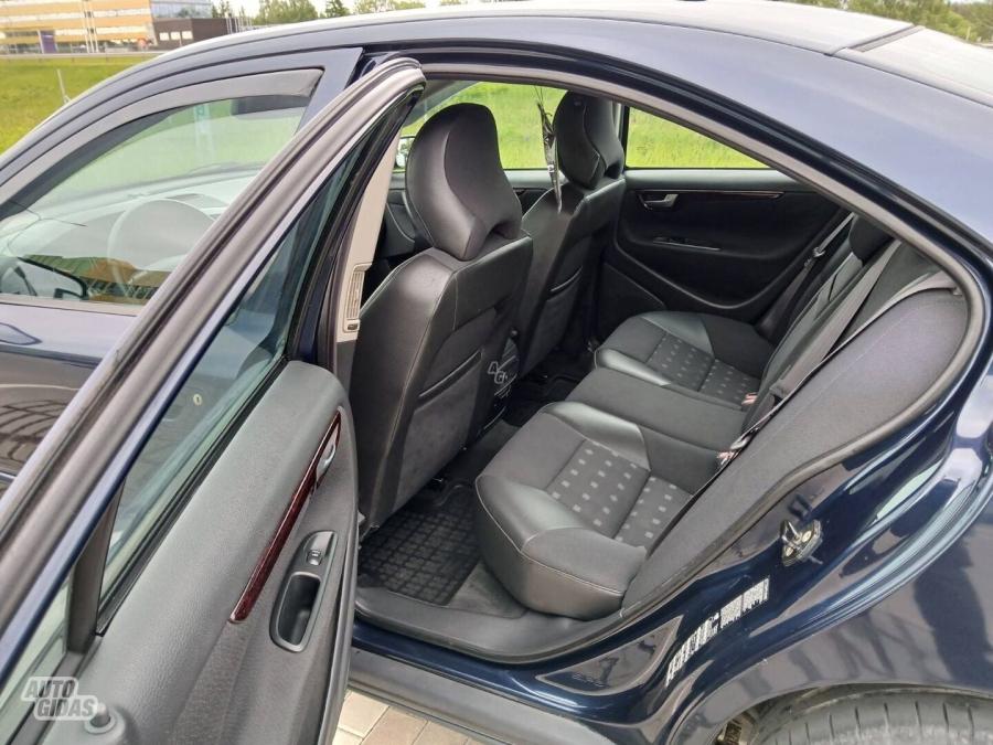 Blue Volvo S60 2003 in Vilnius, with an engine capacity of 2.40 L and mileage of 316 thousand km for 1100 €, photo 11 on AUTOMOTO.COM.LV