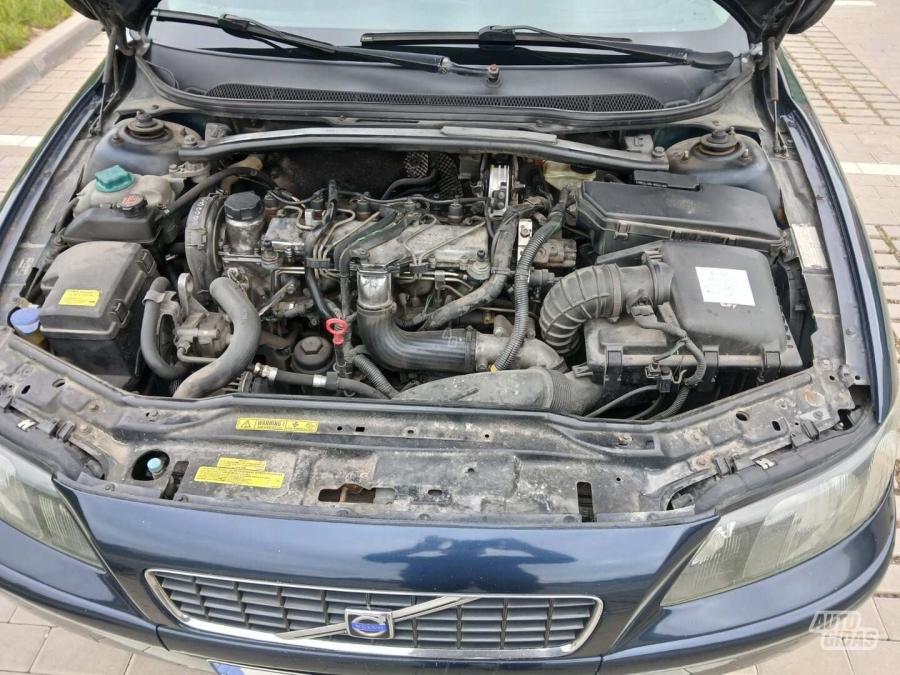 Blue Volvo S60 2003 in Vilnius, with an engine capacity of 2.40 L and mileage of 316 thousand km for 1100 €, photo 14 on AUTOMOTO.COM.LV
