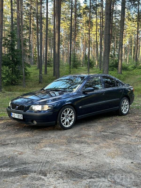 Zils Volvo S60 2003 Rīga, ar dzinēja tilpumu 2.40 L un nobraukumu 375 tūkst. km par 1400 €, foto 1 vietnē AUTOMOTO.COM.LV
