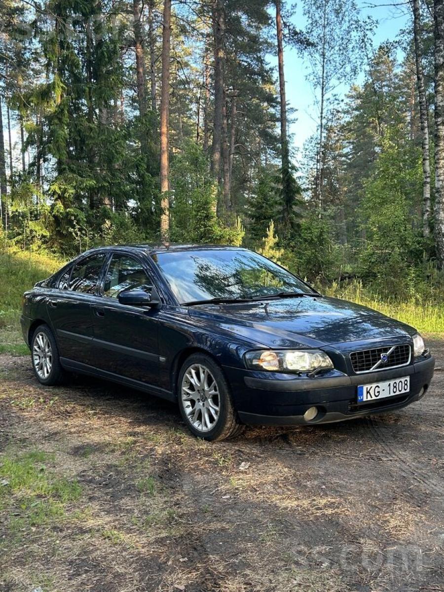 Синий Вольво С60 2003 в Рига, объемом двигателя 2.40 л и пробегом 375 тыс. км за 1400 €, фото 3 на AUTOMOTO.COM.LV