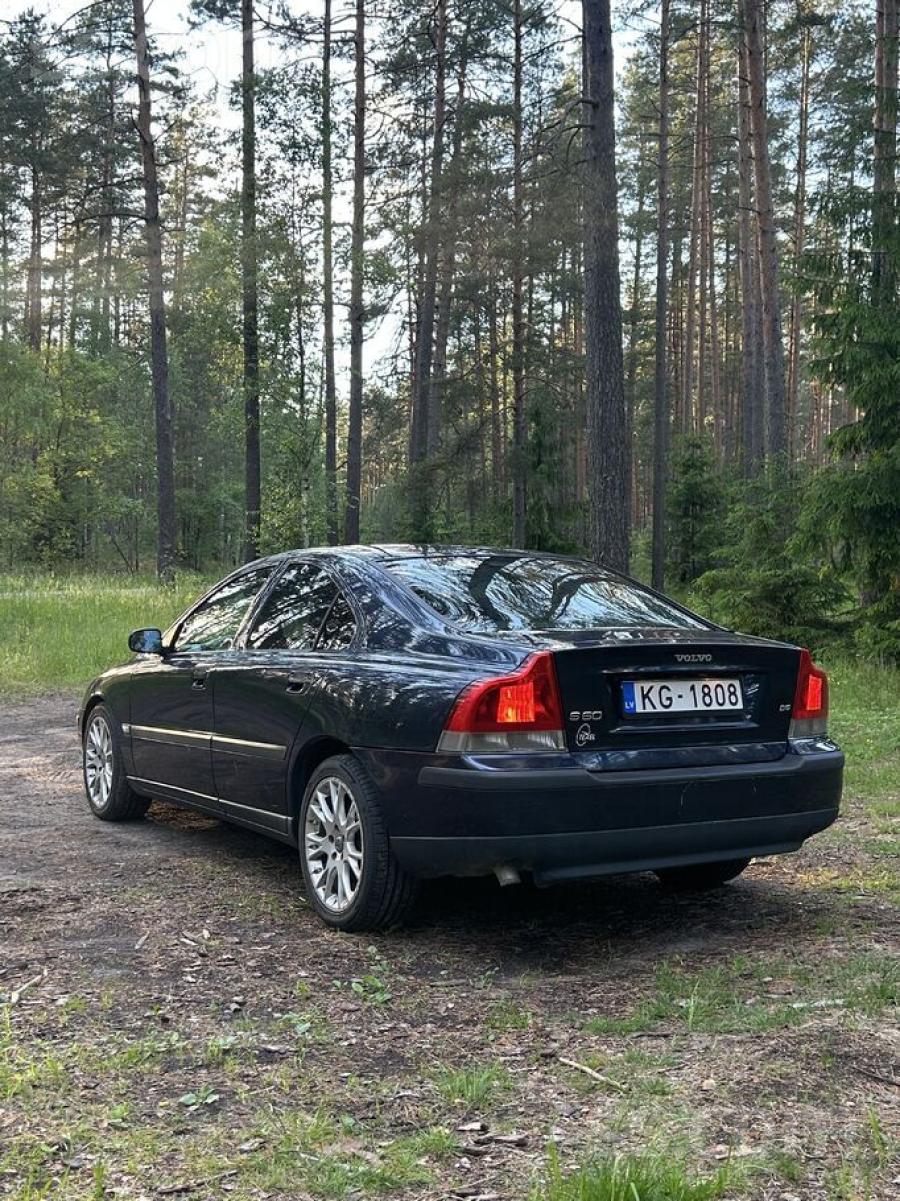 Синий Вольво С60 2003 в Рига, объемом двигателя 2.40 л и пробегом 375 тыс. км за 1400 €, фото 5 на AUTOMOTO.COM.LV