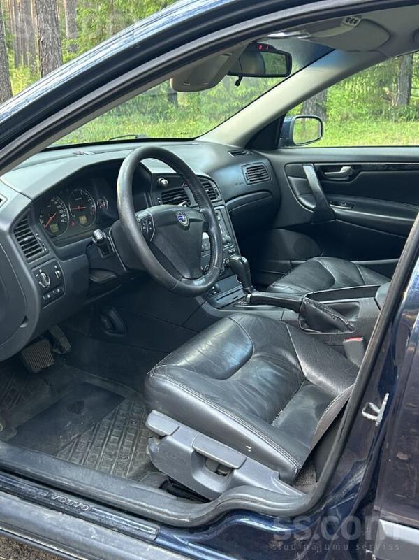 Zils Volvo S60 2003 Rīga, ar dzinēja tilpumu 2.40 L un nobraukumu 375 tūkst. km par 1400 €, foto 5 vietnē AUTOMOTO.COM.LV