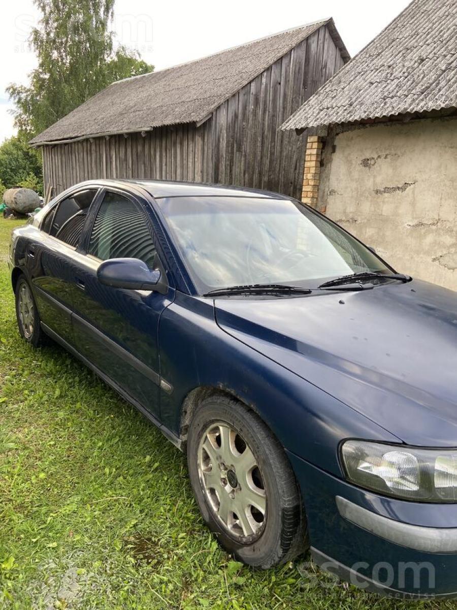 Blue Volvo S60 2003 in Riga, with an engine capacity of 2.40 L and mileage of 355 thousand km for 1000 €, photo 4 on AUTOMOTO.COM.LV