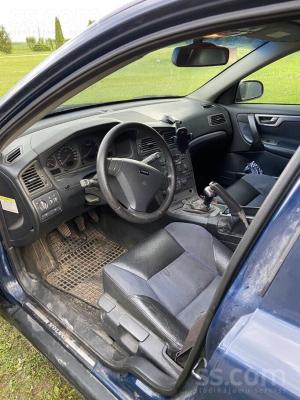 Blue Volvo S60 2003 in Riga, with an engine capacity of 2.40 L and mileage of 355 thousand km for 1000 €, photo 5 on AUTOMOTO.COM.LV