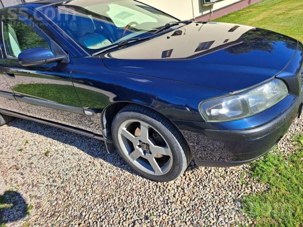 Blue Volvo S60 2003 in Riga, with an engine capacity of 2.40 L and mileage of 402 thousand km for 1600 €, photo 1 on AUTOMOTO.COM.LV