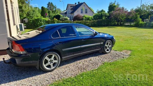 Blue Volvo S60 2003 in Riga, with an engine capacity of 2.40 L and mileage of 402 thousand km for 1600 €, photo 4 on AUTOMOTO.COM.LV