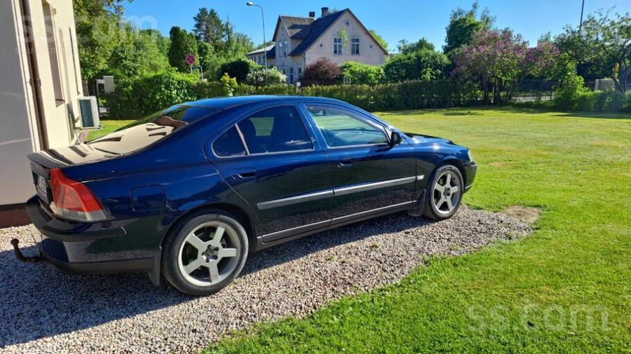 Blue Volvo S60 2003 in Riga, with an engine capacity of 2.40 L and mileage of 402 thousand km for 1600 €, photo 5 on AUTOMOTO.COM.LV