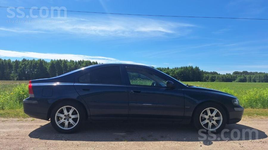 Blue Volvo S60 2003 in Riga, with an engine capacity of 2.40 L and mileage of 362 thousand km for 1400 €, photo 3 on AUTOMOTO.COM.LV