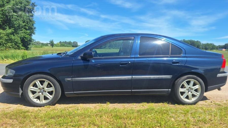 Blue Volvo S60 2003 in Riga, with an engine capacity of 2.40 L and mileage of 362 thousand km for 1400 €, photo 6 on AUTOMOTO.COM.LV