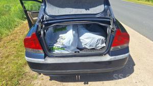 Blue Volvo S60 2003 in Riga, with an engine capacity of 2.40 L and mileage of 362 thousand km for 1400 €, photo 12 on AUTOMOTO.COM.LV