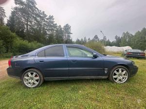 Zils Volvo S60 2003 Viļņa, ar dzinēja tilpumu 2.40 L un nobraukumu 451 tūkst. km par 950 €, foto 4 vietnē AUTOMOTO.COM.LV