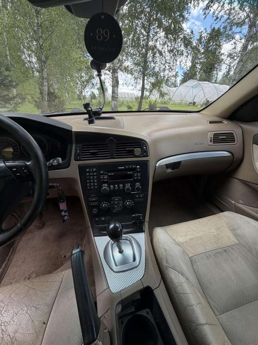 Zils Volvo S60 2003 Viļņa, ar dzinēja tilpumu 2.40 L un nobraukumu 451 tūkst. km par 950 €, foto 7 vietnē AUTOMOTO.COM.LV