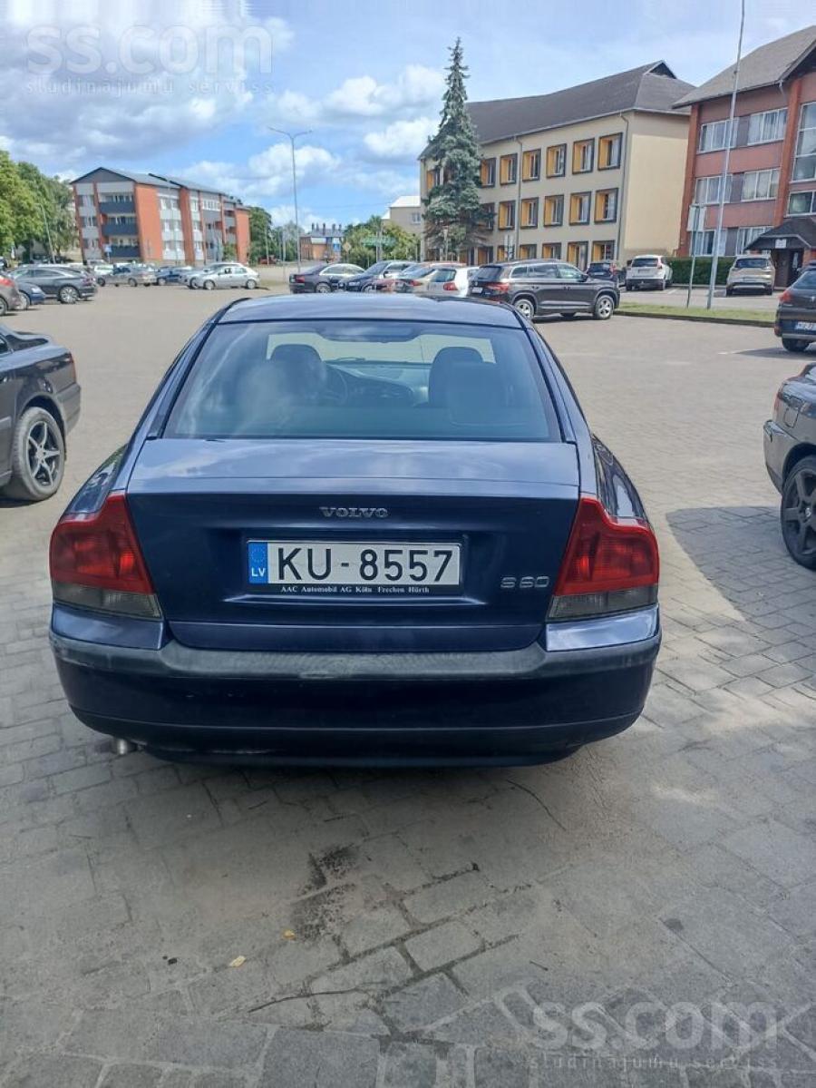 Blue Volvo S60 2003 in Dobele, with an engine capacity of 2.40 L and mileage of 299 thousand km for 1500 €, photo 1 on AUTOMOTO.COM.LV