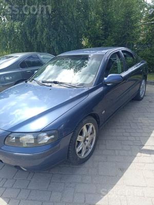 Blue Volvo S60 2003 in Dobele, with an engine capacity of 2.40 L and mileage of 299 thousand km for 1500 €, photo 4 on AUTOMOTO.COM.LV