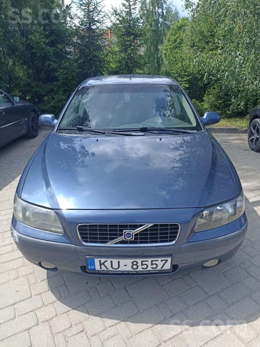 Blue Volvo S60 2003 in Dobele, with an engine capacity of 2.40 L and mileage of 299 thousand km for 1500 €, photo 5 on AUTOMOTO.COM.LV
