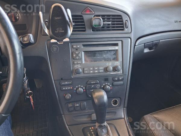 Zils Volvo S60 2003 Jelgava, ar dzinēja tilpumu 2.40 L un nobraukumu 338 tūkst. km par 1250 €, foto 1 vietnē AUTOMOTO.COM.LV