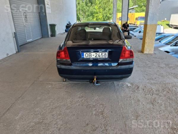 Zils Volvo S60 2003 Jelgava, ar dzinēja tilpumu 2.40 L un nobraukumu 338 tūkst. km par 1250 €, foto 2 vietnē AUTOMOTO.COM.LV