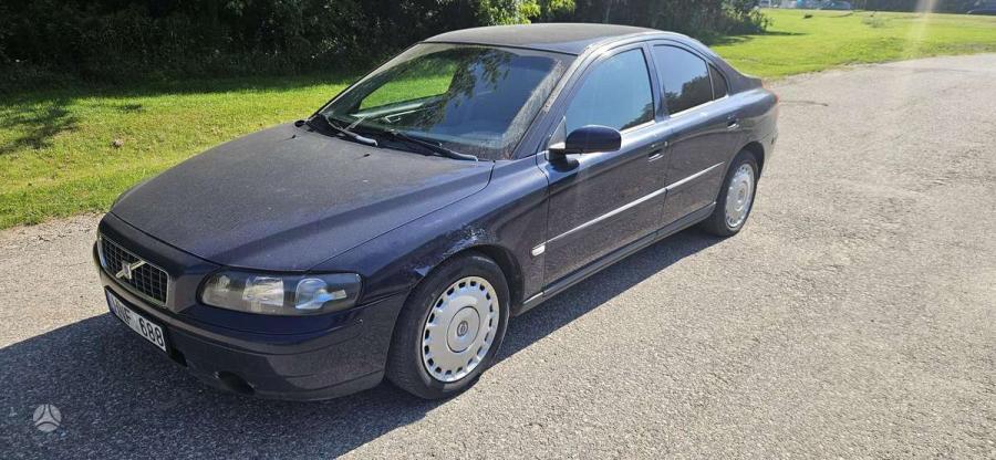 Zils Volvo S60 2003 Viļņa, ar dzinēja tilpumu 2.40 L un nobraukumu 390 tūkst. km par 850 €, foto 3 vietnē AUTOMOTO.COM.LV