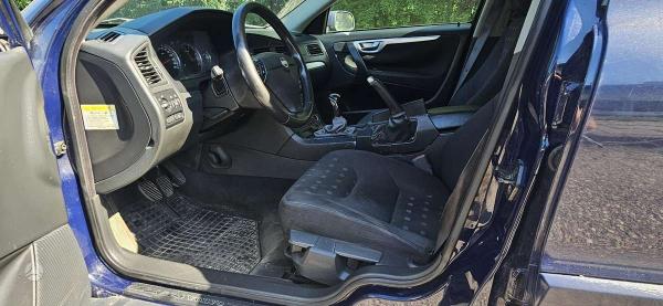 Zils Volvo S60 2003 Viļņa, ar dzinēja tilpumu 2.40 L un nobraukumu 390 tūkst. km par 850 €, foto 8 vietnē AUTOMOTO.COM.LV