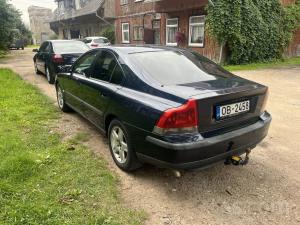 Blue Volvo S60 2003 in Jelgava, with an engine capacity of 2.40 L and mileage of 337 thousand km for 1580 €, photo 4 on AUTOMOTO.COM.LV