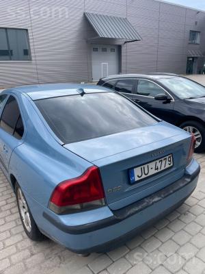 Blue Volvo S60 2003 in Riga, with an engine capacity of 2.40 L and mileage of 365 thousand km for 1100 €, photo 6 on AUTOMOTO.COM.LV