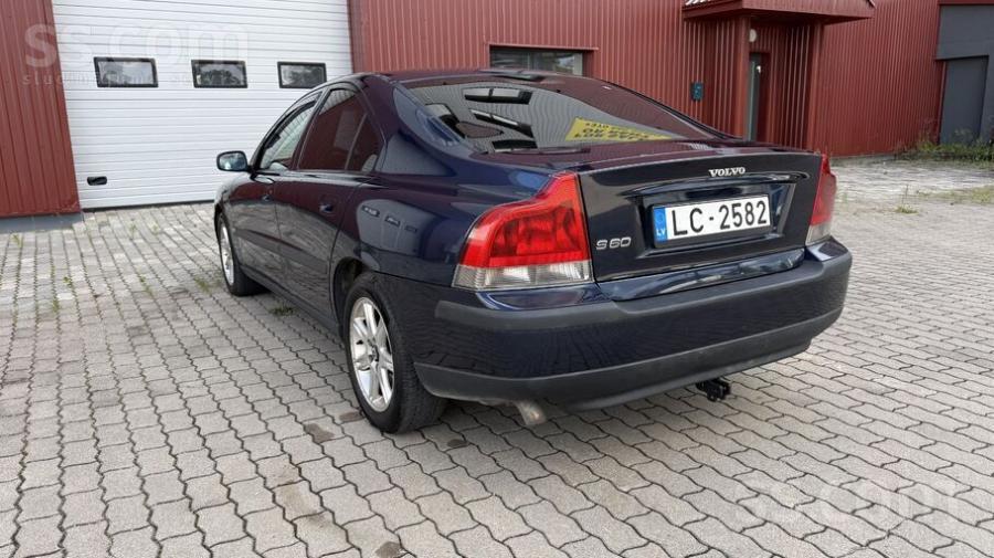 Blue Volvo S60 2003 in Riga, with an engine capacity of 2.40 L and mileage of 363 thousand km for 1895 €, photo 6 on AUTOMOTO.COM.LV