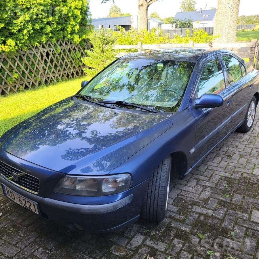 Zils Volvo S60 2003 Valmiera, ar dzinēja tilpumu 2.40 L un nobraukumu 380 tūkst. km par 1490 €, foto 1 vietnē AUTOMOTO.COM.LV