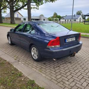 Zils Volvo S60 2003 Valmiera, ar dzinēja tilpumu 2.40 L un nobraukumu 380 tūkst. km par 1490 €, foto 4 vietnē AUTOMOTO.COM.LV