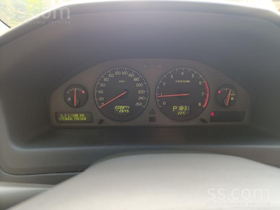 Blue Volvo S60 2003 in Riga, with an engine capacity of 2.40 L and mileage of 209 thousand km for 2500 €, photo 9 on AUTOMOTO.COM.LV