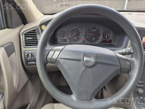 Blue Volvo S60 2003 in Riga, with an engine capacity of 2.40 L and mileage of 293 thousand km for 1500 €, photo 8 on AUTOMOTO.COM.LV