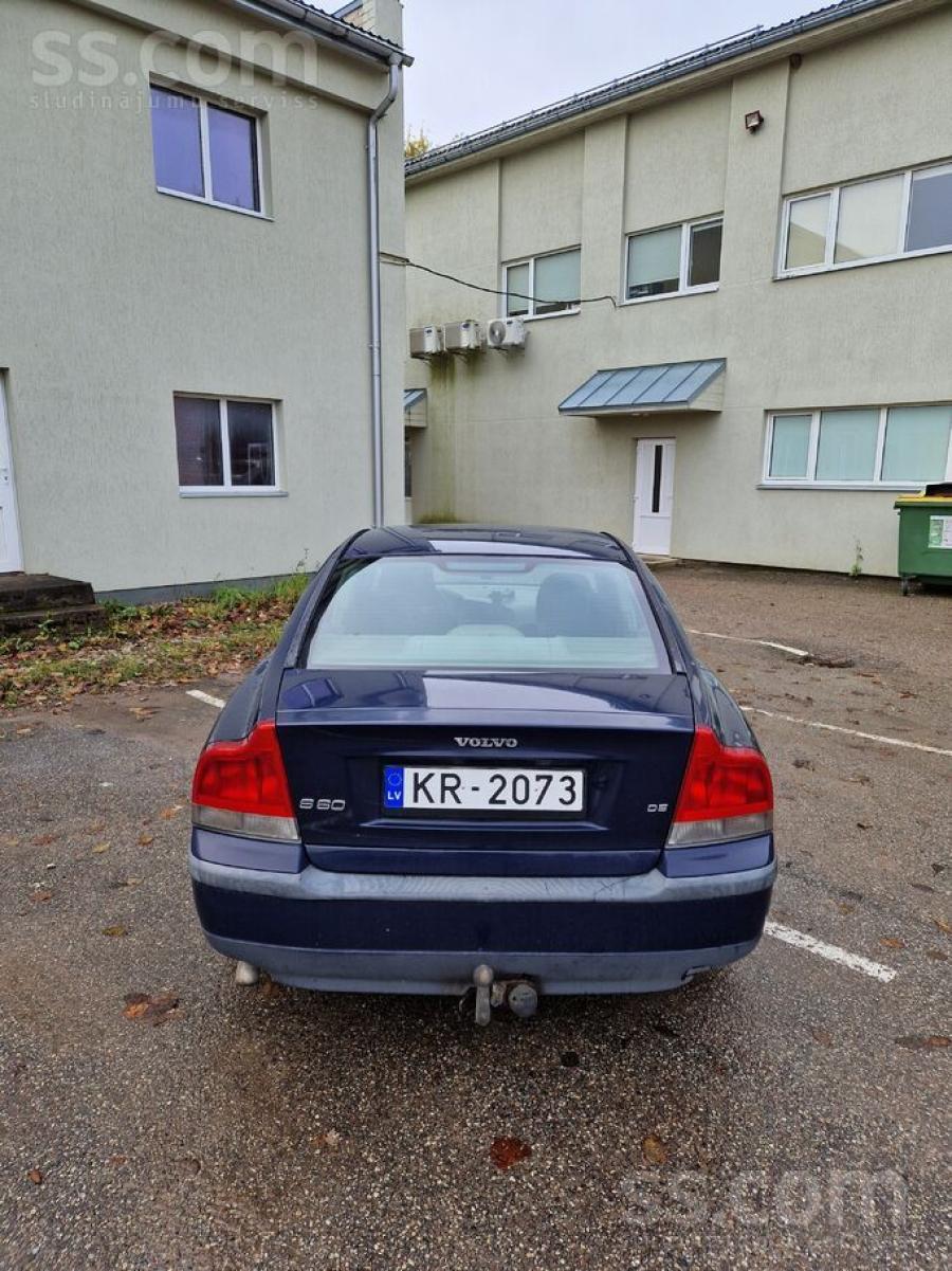 Zils Volvo S60 2003 Limbaži, ar dzinēja tilpumu 2.40 L un nobraukumu 310 tūkst. km par 1200 €, foto 4 vietnē AUTOMOTO.COM.LV