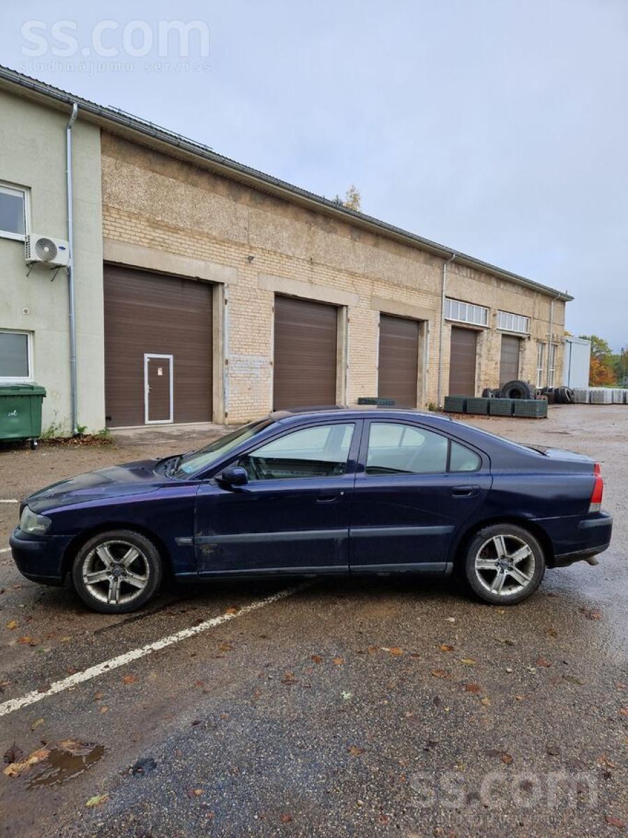 Zils Volvo S60 2003 Limbaži, ar dzinēja tilpumu 2.40 L un nobraukumu 310 tūkst. km par 1200 €, foto 6 vietnē AUTOMOTO.COM.LV