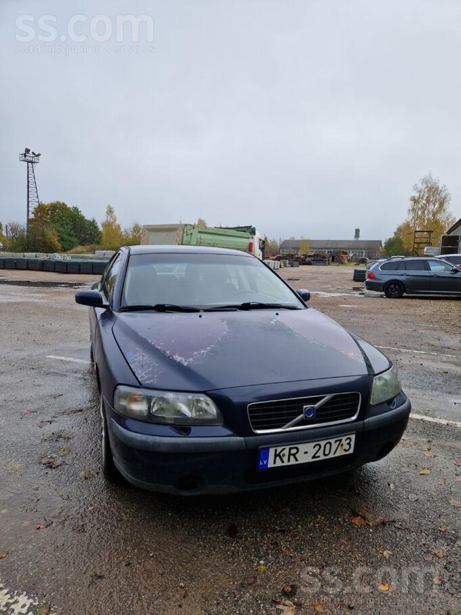 Zils Volvo S60 2003 Limbaži, ar dzinēja tilpumu 2.40 L un nobraukumu 310 tūkst. km par 1200 €, foto 7 vietnē AUTOMOTO.COM.LV