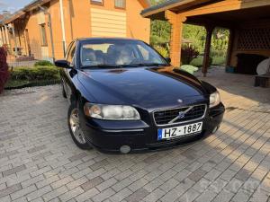 Zils Volvo S60 2004 Rīga, ar dzinēja tilpumu 2.40 L un nobraukumu 314 tūkst. km par 1200 €, foto 1 vietnē AUTOMOTO.COM.LV