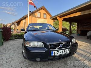 Zils Volvo S60 2004 Rīga, ar dzinēja tilpumu 2.40 L un nobraukumu 314 tūkst. km par 1200 €, foto 14 vietnē AUTOMOTO.COM.LV