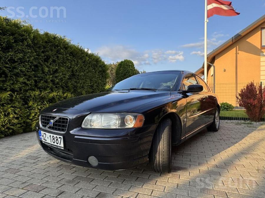 Zils Volvo S60 2004 Rīga, ar dzinēja tilpumu 2.40 L un nobraukumu 314 tūkst. km par 1200 €, foto 15 vietnē AUTOMOTO.COM.LV