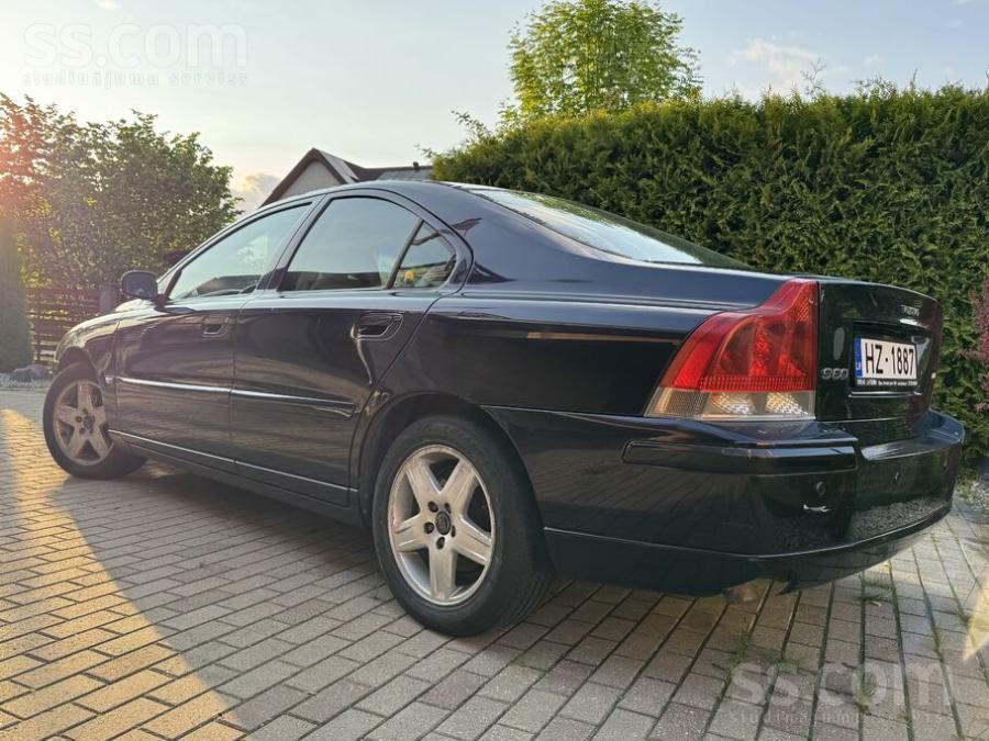 Zils Volvo S60 2004 Rīga, ar dzinēja tilpumu 2.40 L un nobraukumu 314 tūkst. km par 1200 €, foto 17 vietnē AUTOMOTO.COM.LV