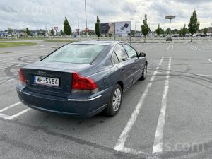 Blue Volvo S60 2004 in Riga, with an engine capacity of 2.40 L and mileage of 300 thousand km for 2100 €, photo 2 on AUTOMOTO.COM.LV