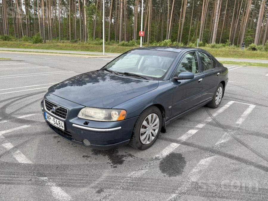 Blue Volvo S60 2004 in Riga, with an engine capacity of 2.40 L and mileage of 300 thousand km for 2100 €, photo 5 on AUTOMOTO.COM.LV