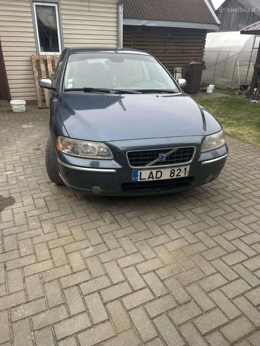 Zils Volvo S60 2004 Tauragė, ar dzinēja tilpumu 2.40 L un nobraukumu 329 tūkst. km par 1200 €, foto 1 vietnē AUTOMOTO.COM.LV
