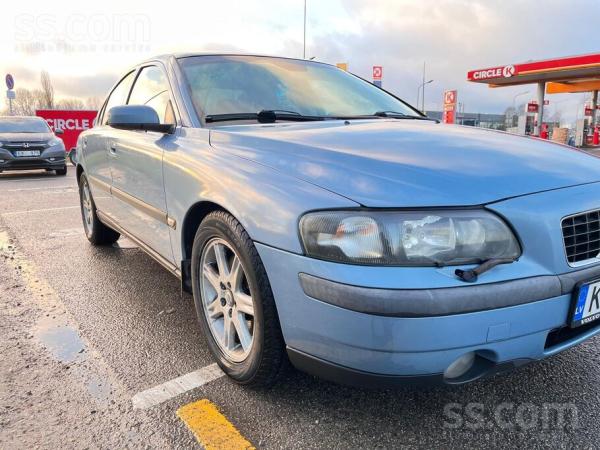 Zils Volvo S60 2004 Rīga, ar dzinēja tilpumu 2.40 L un nobraukumu 380 tūkst. km par 2250 €, foto 7 vietnē AUTOMOTO.COM.LV