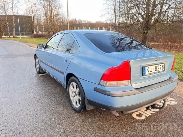 Zils Volvo S60 2004 Rīga, ar dzinēja tilpumu 2.40 L un nobraukumu 380 tūkst. km par 2250 €, foto 9 vietnē AUTOMOTO.COM.LV