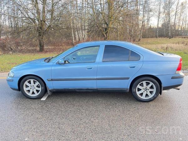 Zils Volvo S60 2004 Rīga, ar dzinēja tilpumu 2.40 L un nobraukumu 380 tūkst. km par 2250 €, foto 10 vietnē AUTOMOTO.COM.LV