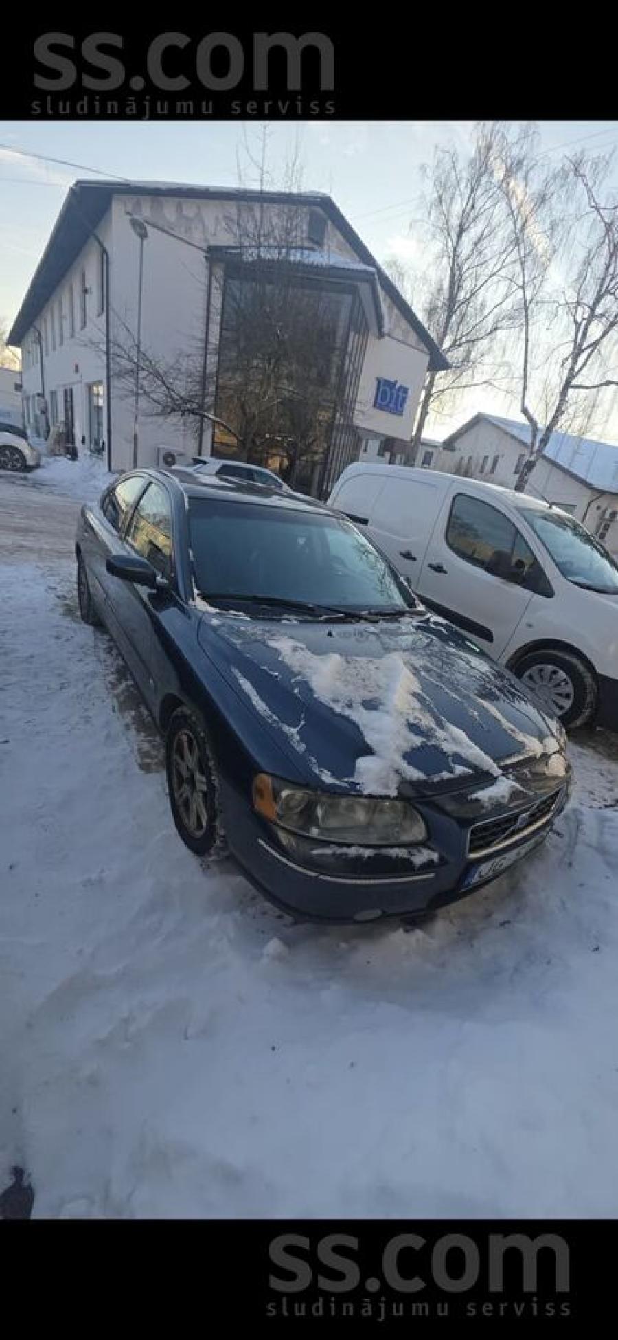 Blue Volvo S60 2004 in Riga, with an engine capacity of 2.40 L and mileage of 255 thousand km for 1700 €, photo 6 on AUTOMOTO.COM.LV