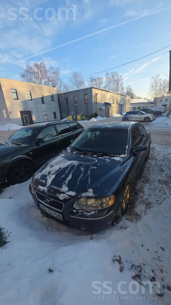 Blue Volvo S60 2004 in Riga, with an engine capacity of 2.40 L and mileage of 255 thousand km for 1700 €, photo 8 on AUTOMOTO.COM.LV