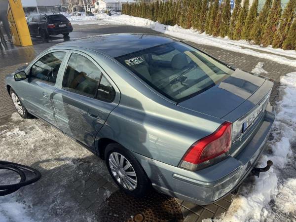 Zils Volvo S60 2004 Kauņa, ar dzinēja tilpumu 2.40 L un nobraukumu 359 tūkst. km par 750 €, foto 2 vietnē AUTOMOTO.COM.LV