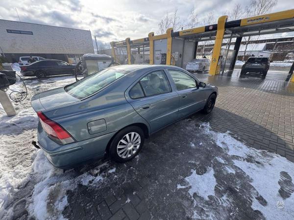 Zils Volvo S60 2004 Kauņa, ar dzinēja tilpumu 2.40 L un nobraukumu 359 tūkst. km par 750 €, foto 3 vietnē AUTOMOTO.COM.LV